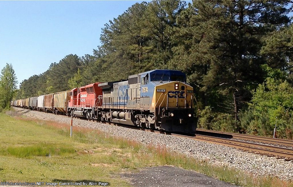 CSX C40-8W 7874 leads CP SD30C-ECO 5012